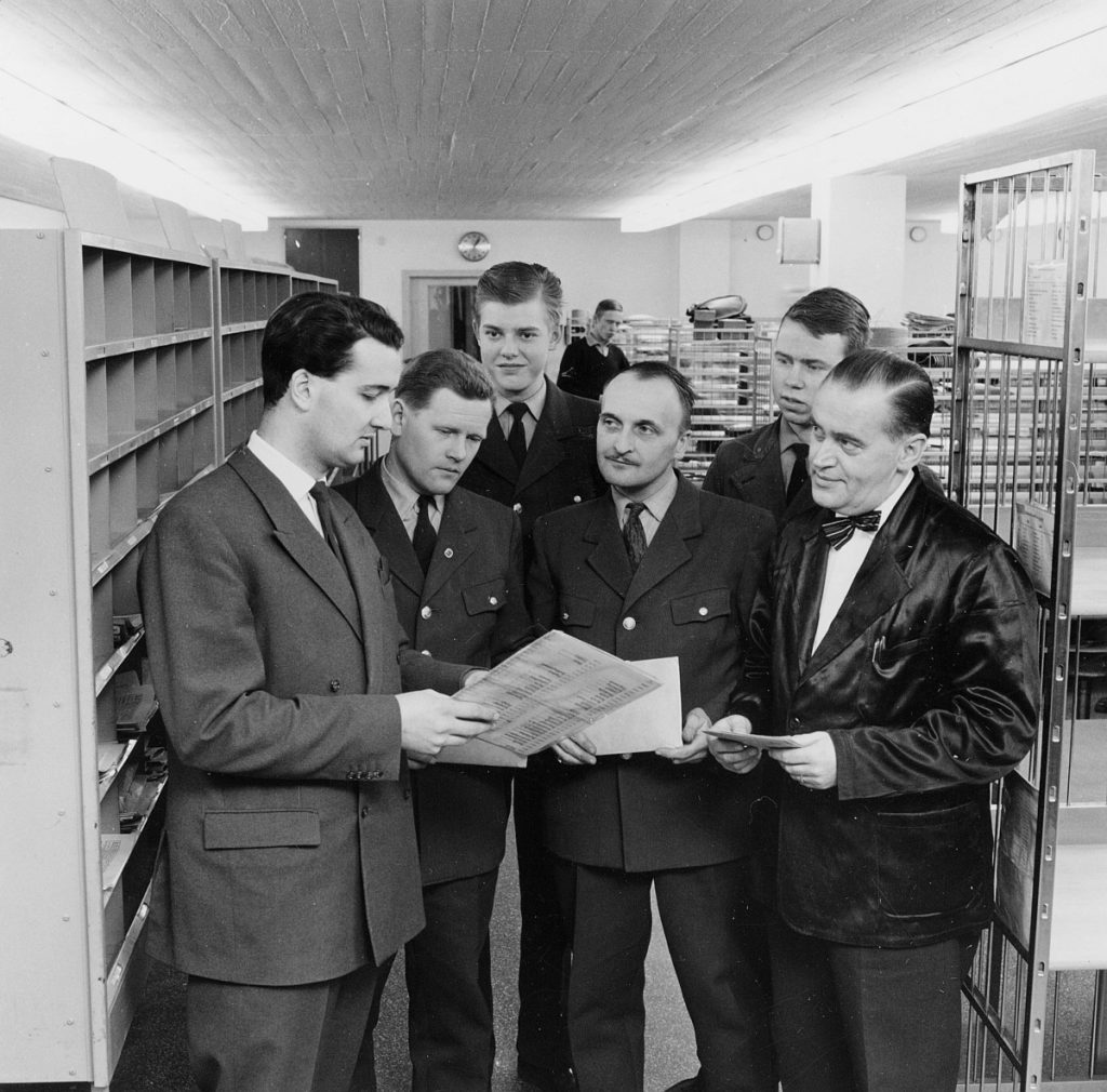 Gitflow Workflow Vs Trunk Based Development A True Story In A Startup Botonds Dev Blog